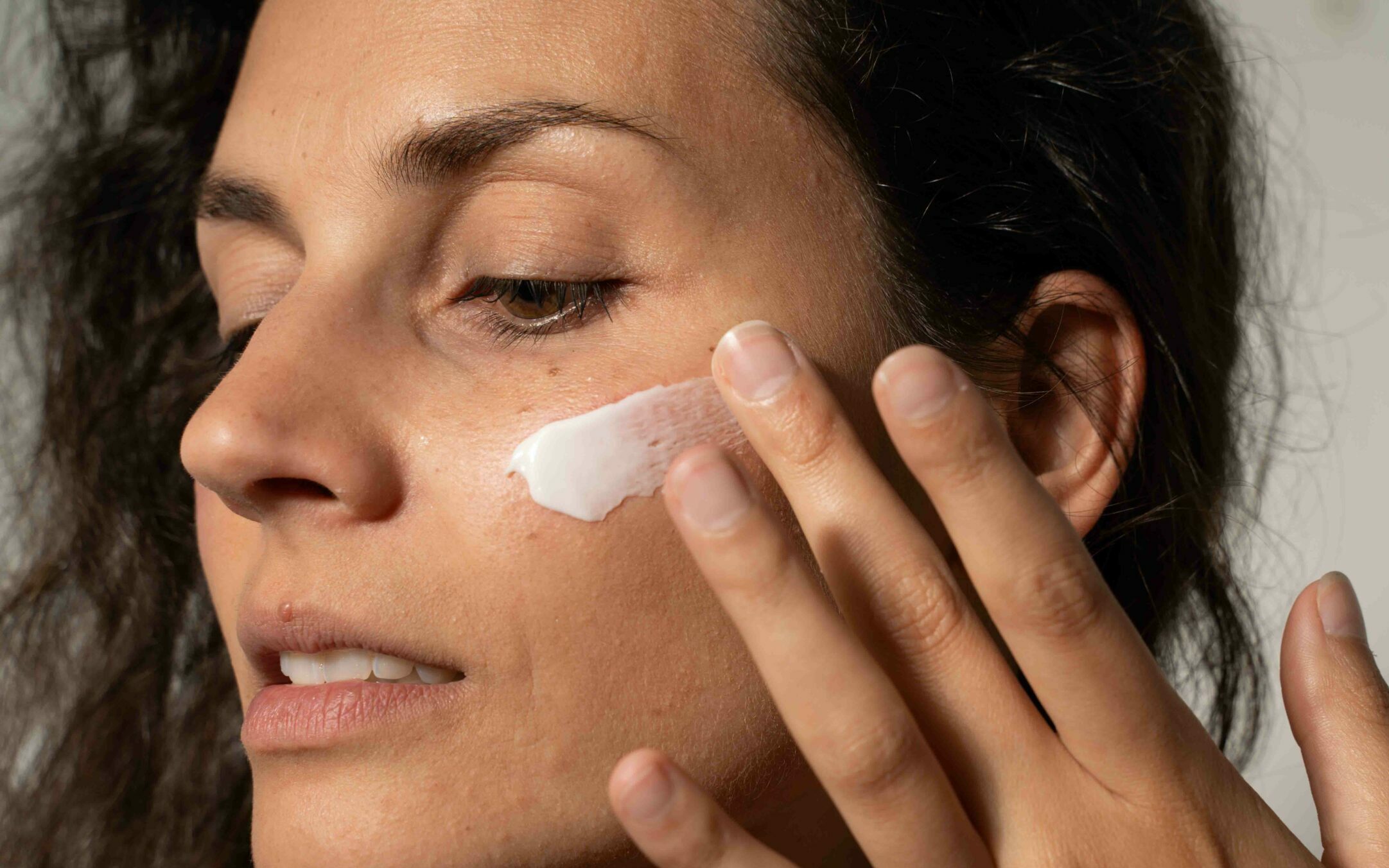 Rougeurs au visage : origine et solutions